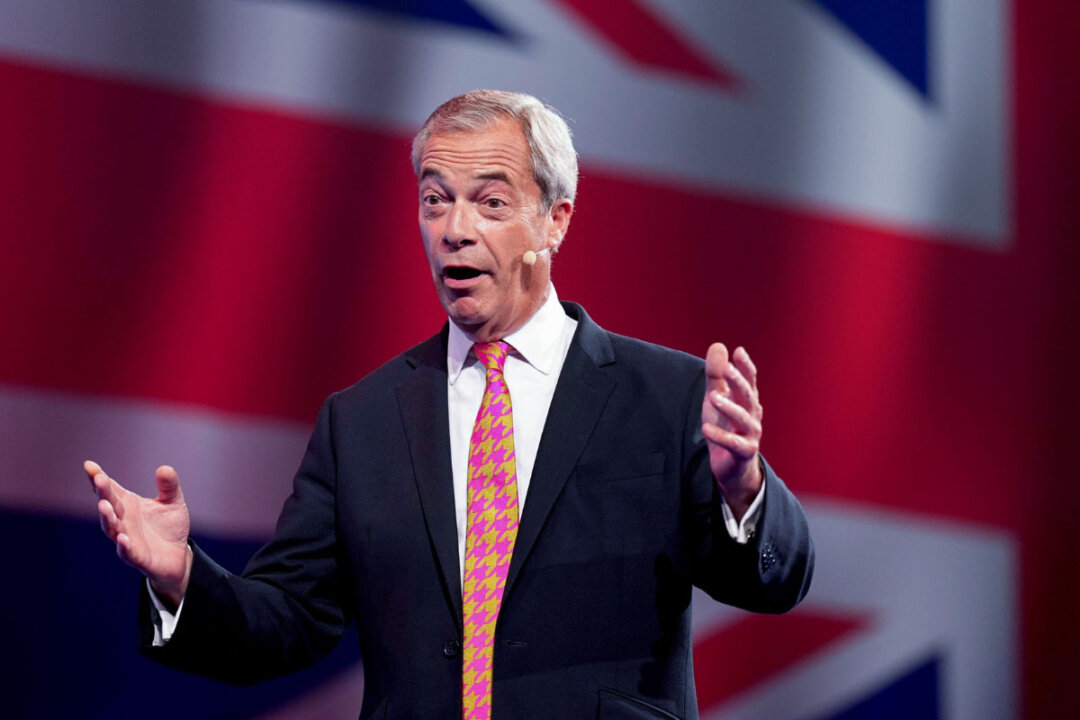 Nigel Farage Says Preston Manning His ‘Inspiration’ for Reform UK ...