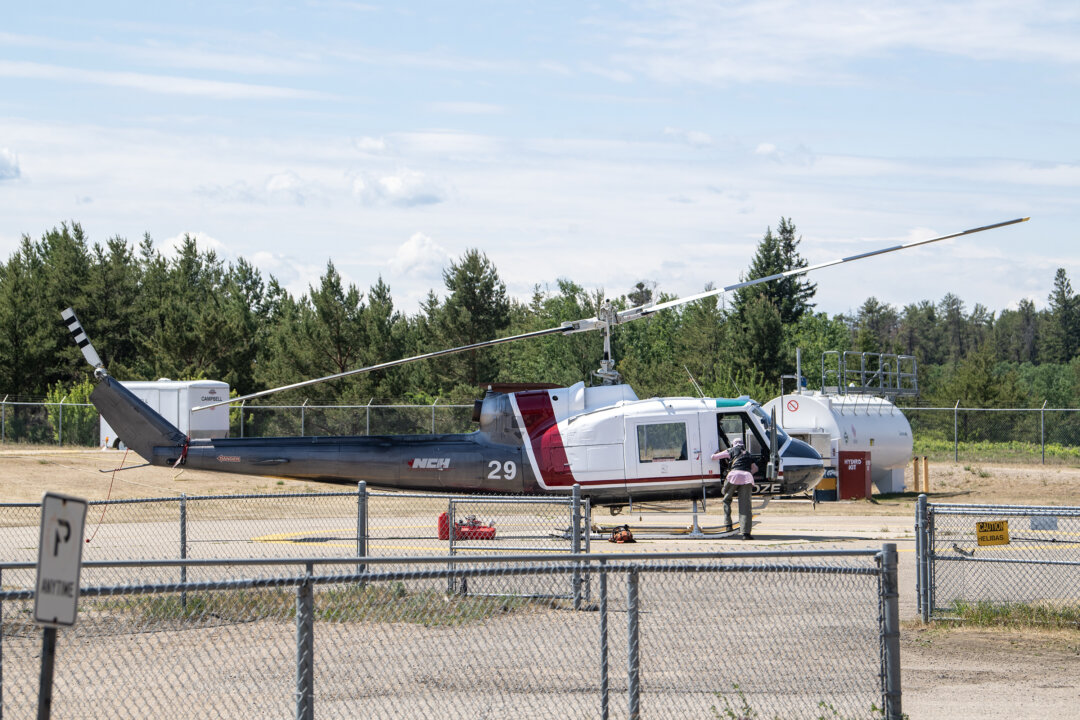 Ottawa to Provide Firefighters, Helicopters for Wildfire Support in ...